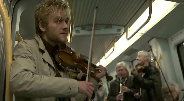 Classical Music Flash Mob - Goodnet