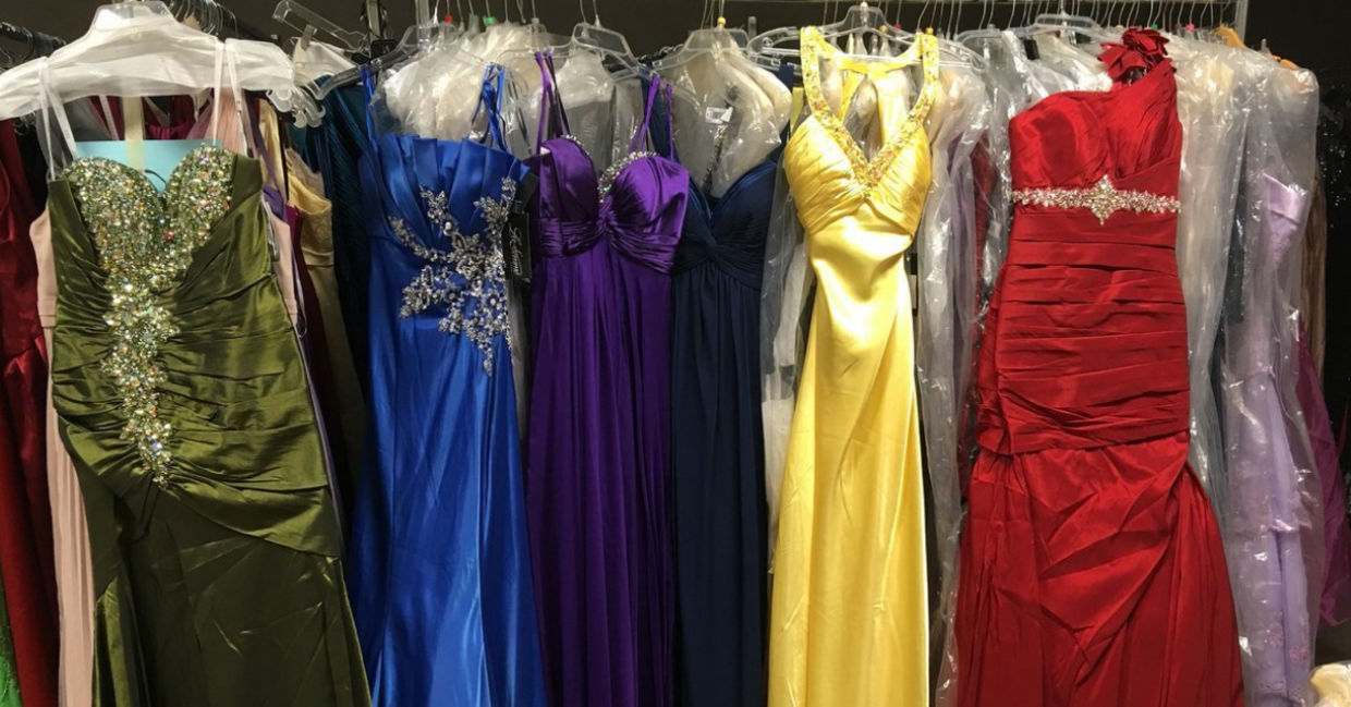Dallas Library Project Offers Free Prom Dresses to Teens - Goodnet