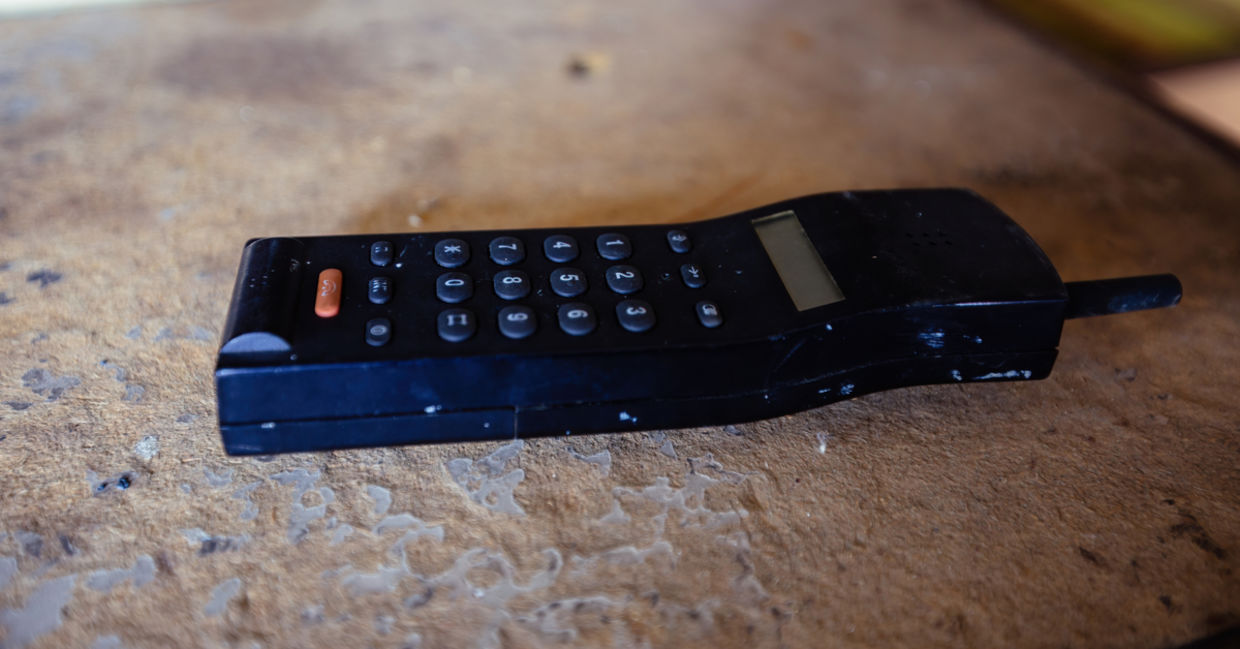 A 40-Year Evolution of the Cellphone [VIDEO] - Goodnet