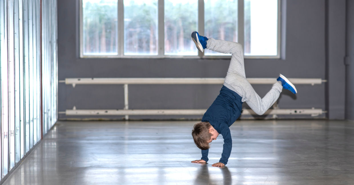 The Moving Dancing Kid - Goodnet