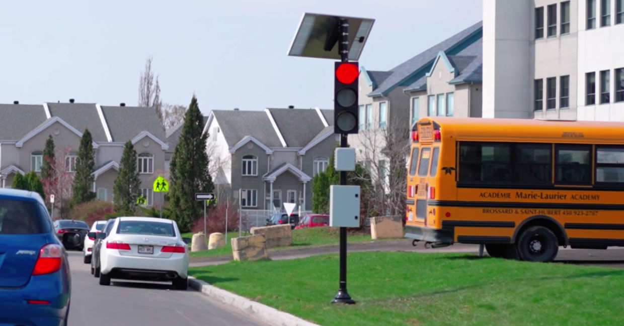 This Traffic Light Only Turns Green for Good Drivers - Goodnet